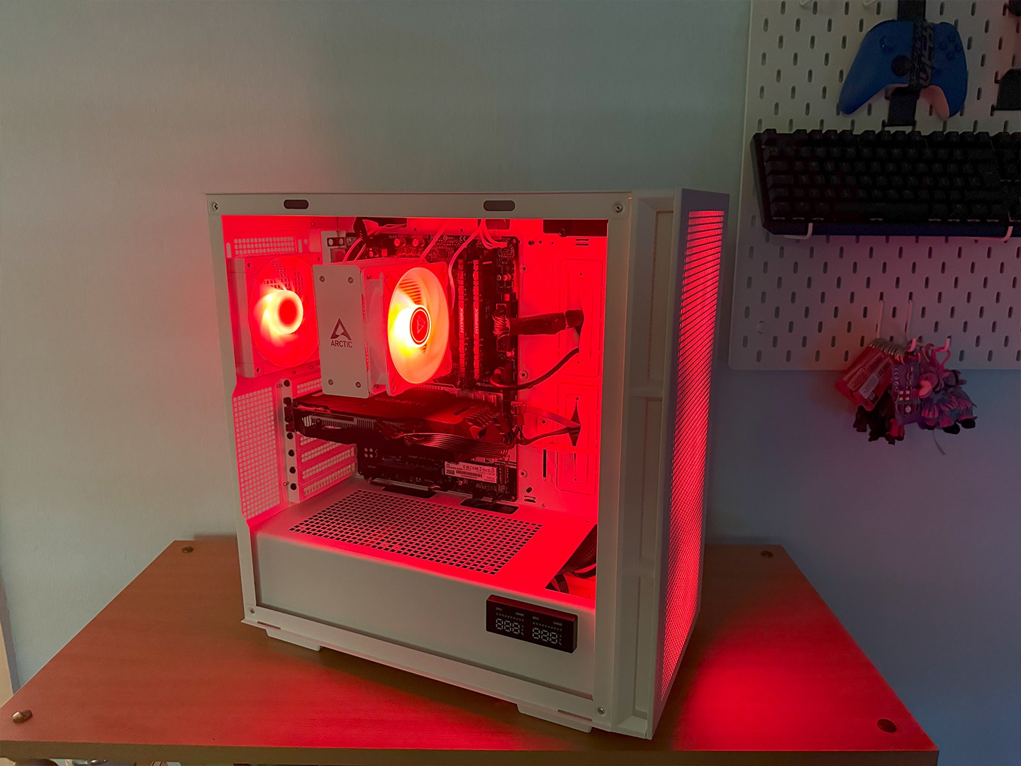 DeepCool CH560 Digital WH gépház teszt - Mindent tud