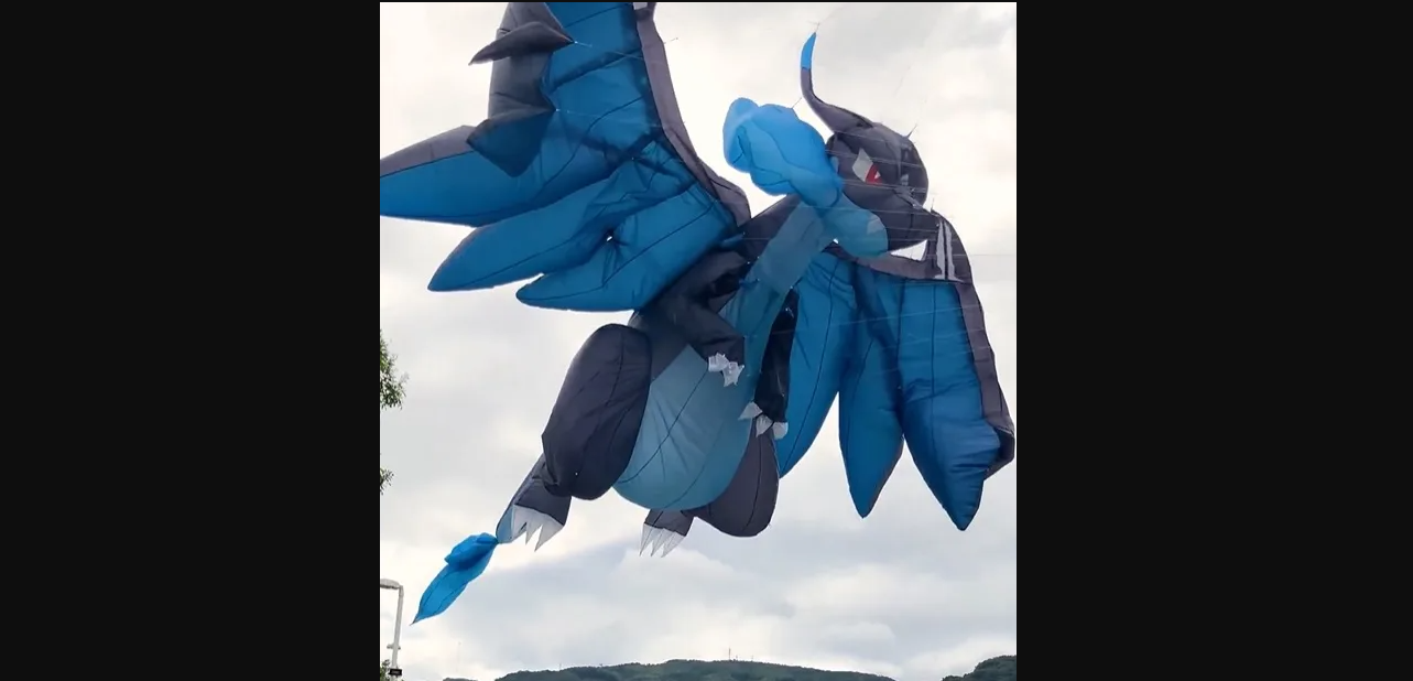Hatalmas Mega Charizard Pokémon jelent meg Japán egén (Videó)